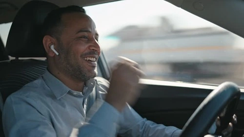 Is It Legal to Talk on Bluetooth While Driving in India? - World Blaze